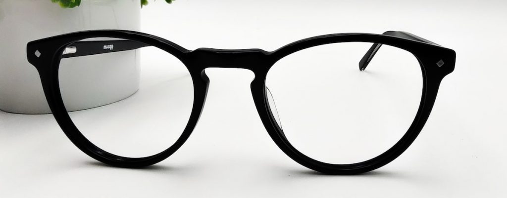 Best Glasses for a Heart Shaped Face