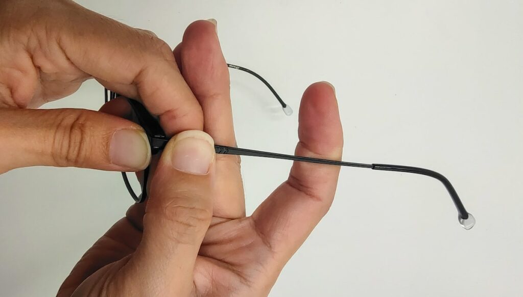 How to Adjust Your Glasses Yourself at Home