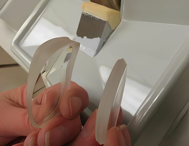 How Are Eyeglass Lens' Edges Polished?