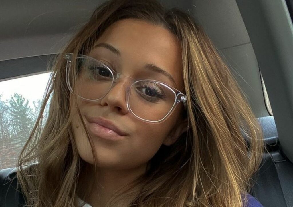 Benefits of Clear Glasses: 10 Reasons We Love Them